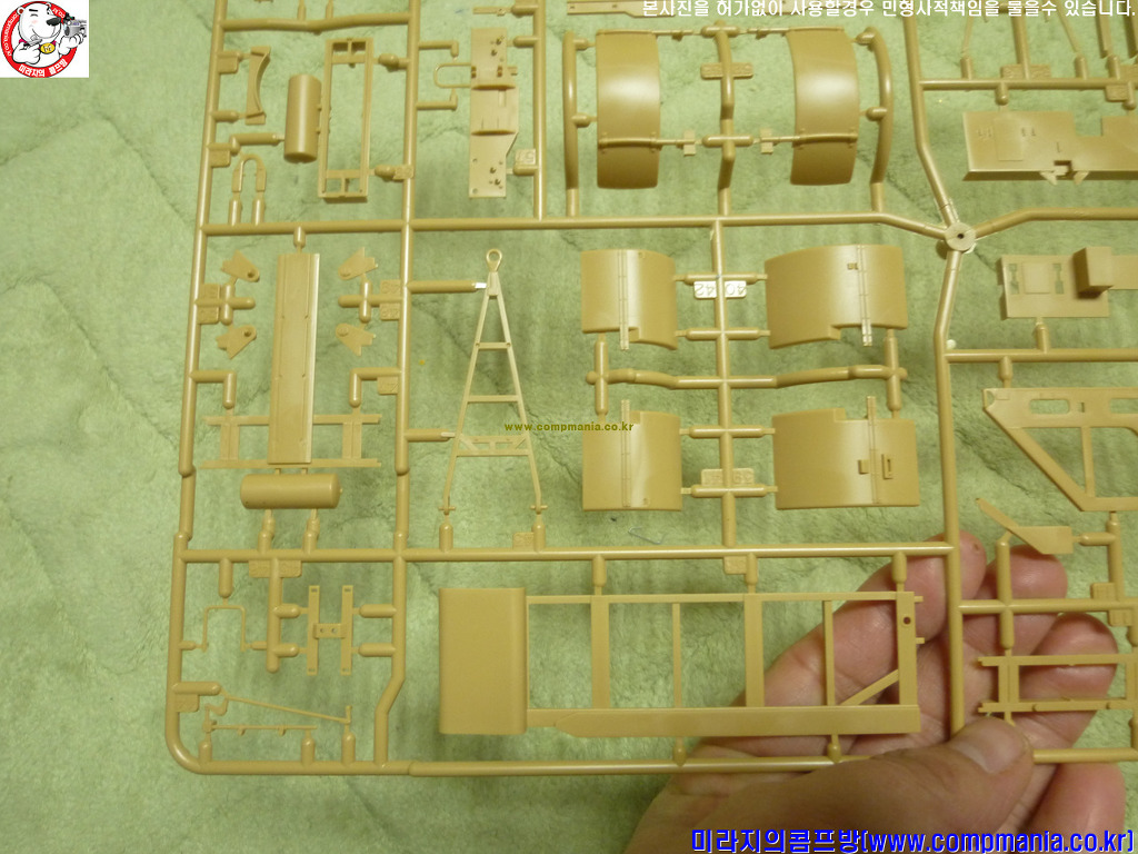 German 18 Ton Heavy Half-Track Famo and Tank Transporter Sd.Ah.116 ...