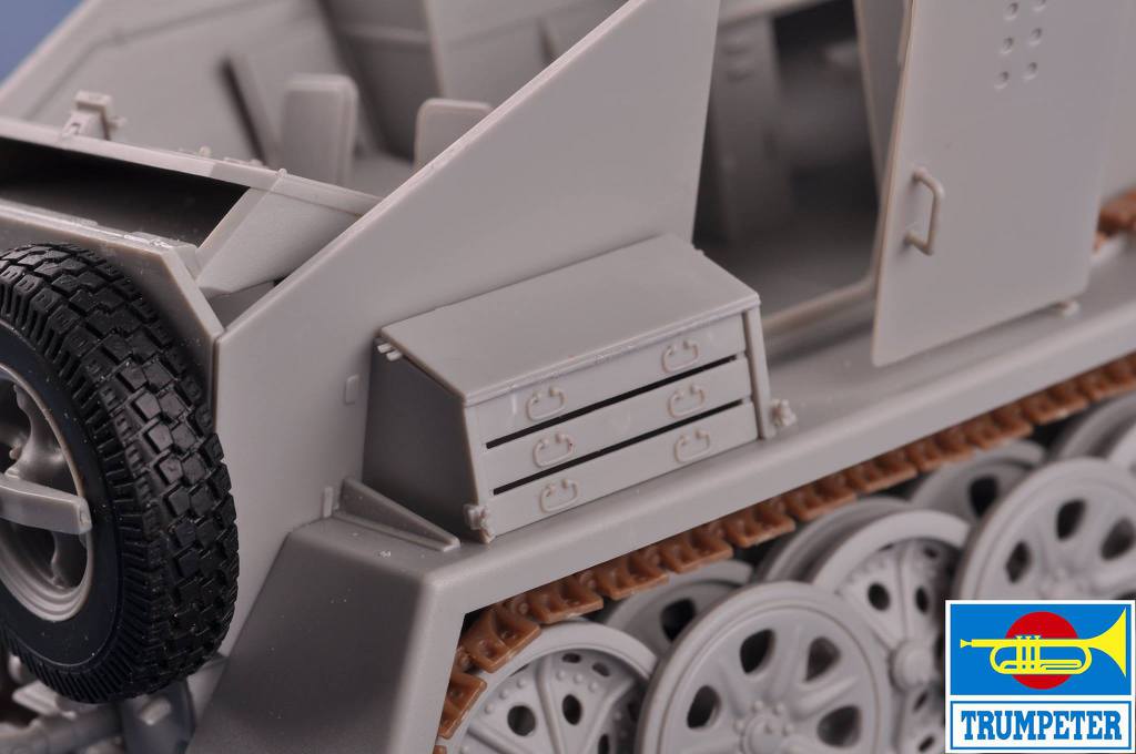 Sd.Kfz.8 (DB9)Half-Track Artillery Tractor # 09538 [1/35th Trumpeter ...