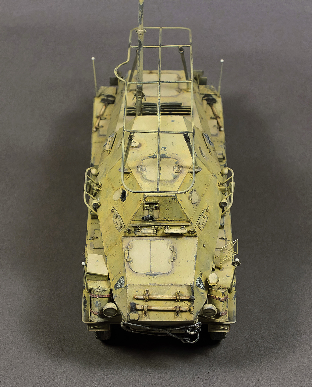 Sd.Kfz.263 Panzerfunkwagen # AF35263 [1/35 AFV Club MADE IN TAIWAN] PT2 ...