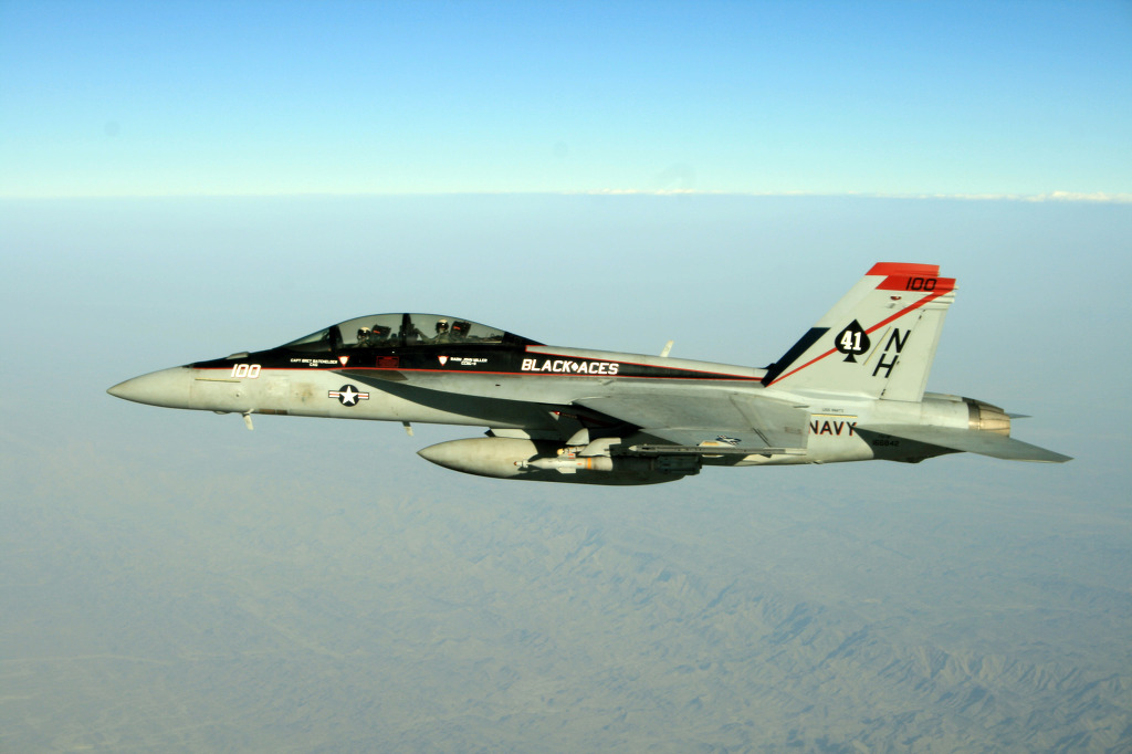 F/A-18E Super Hornet VFA-27 Royal Maces & F/A-18F Super Hornet VFA-41 ...