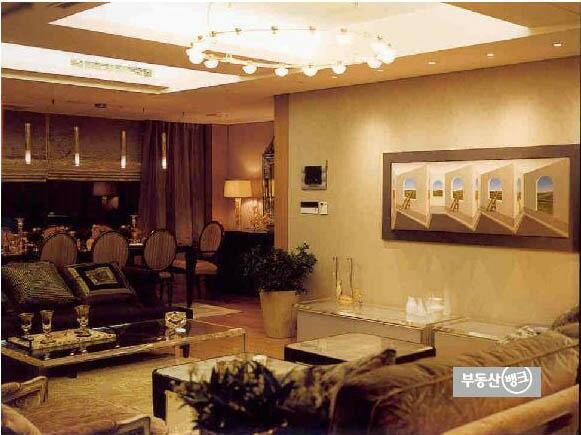 부자들만 모여사는 타워펠리스 내부 - 유쾌방 - 엽기 혹은 진실 (세상 모든 즐거움이 모이는 곳)