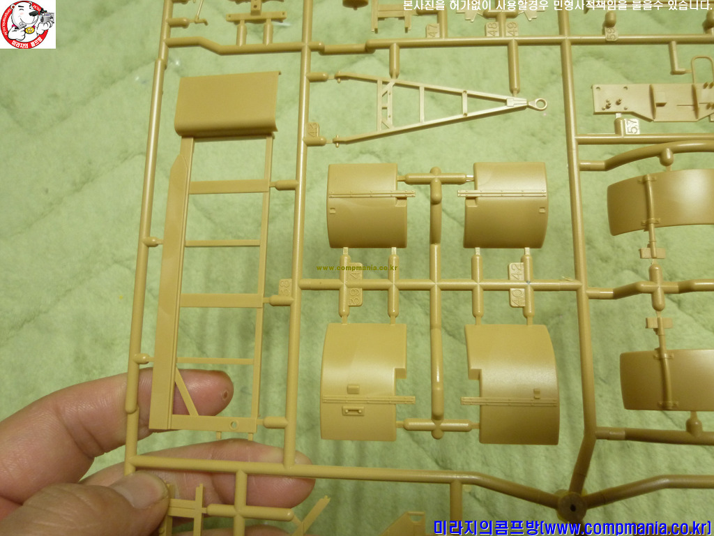 German 18 Ton Heavy Half-Track Famo and Tank Transporter Sd.Ah.116 ...