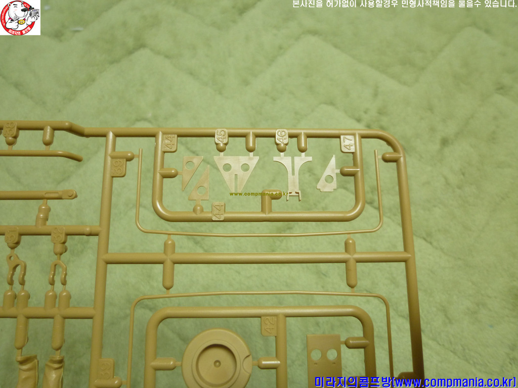 German 18 Ton Heavy Half-Track Famo and Tank Transporter Sd.Ah.116 ...