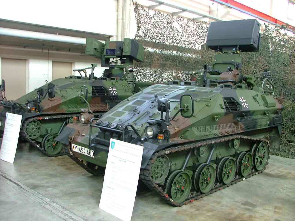 Wiesel 2 LeFlaSys (Ozelot & AFF & BFUF) # 03205 [1/35 th Revell MADE IN ...