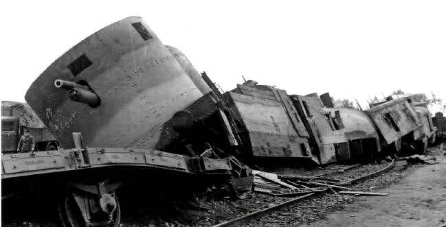 German Armored Train PanzerTriebwagen Nr.16 #00223 [1/35th Trumpeter ...