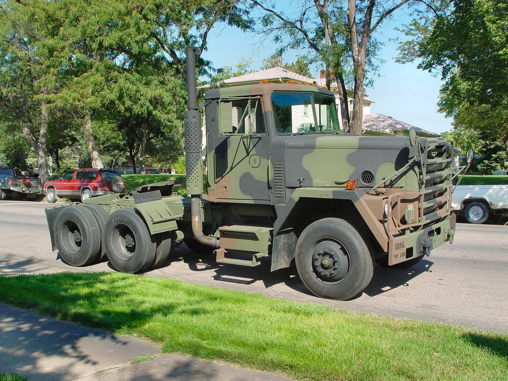 M915 Tractor with M872 Flatbed trailer & 40FT Container # 01015 [1/35th Trumpeter Made in China ...