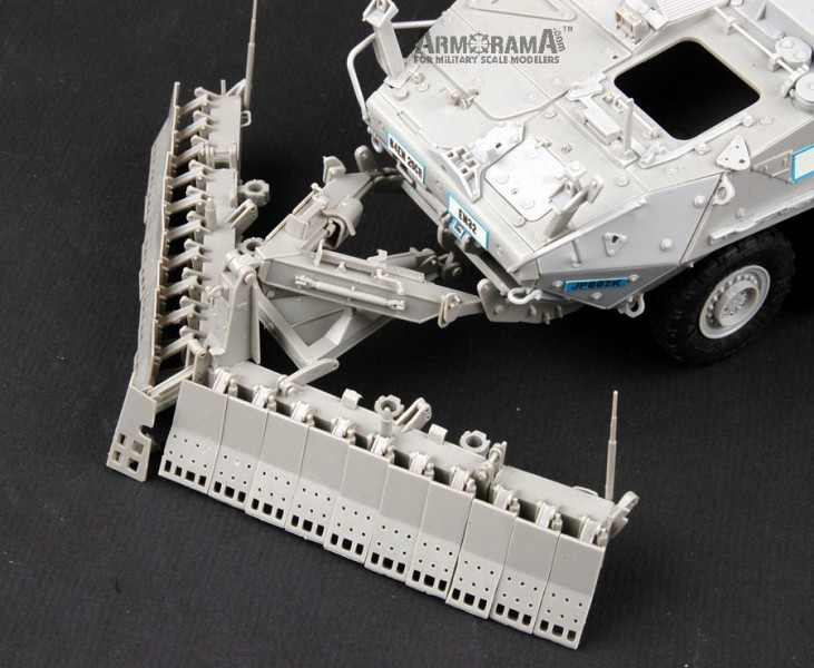 M1132 Stryker Engineer Squad Vehicle w/LWMR-Mine Roller/SOB #01574 [1/ ...