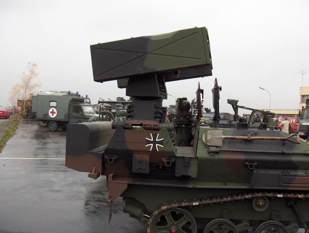 Wiesel 2 LeFlaSys (Ozelot & AFF & BFUF) # 03205 [1/35 th Revell MADE IN ...