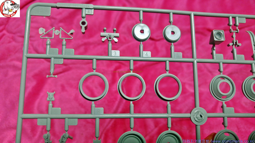 M915 Tractor with M872 Flatbed trailer & 40FT Container # 01015 [1/35th ...