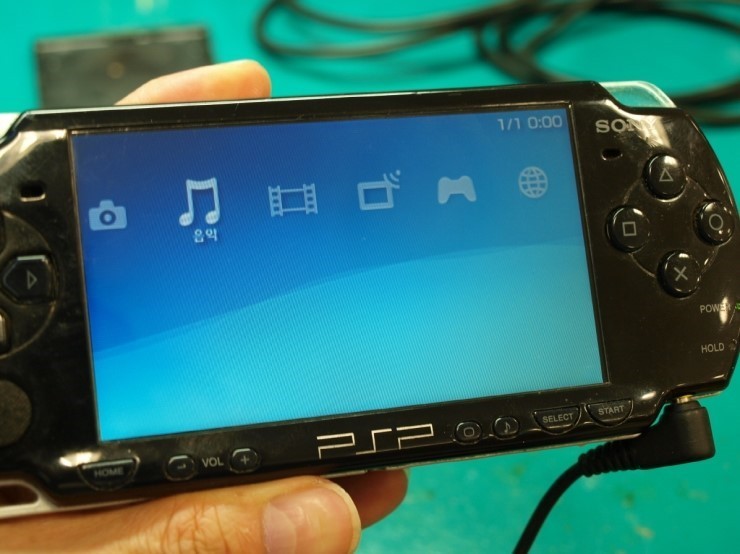 [2005]PSP수리 - PSP2005 액정파손 수리 - ★게임기 수리완료 사진★ - 게임닉스-닌텐도수리,PSP수리 전문점