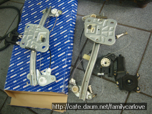 그랜져 Xg 유리 창문이 올라가지 않아 수리작업중 일산 그랜져 Xg 창문 문제 입고 현대 자동차 정비 일산패밀리카 자동차10년타기착한정비센터 정발산점