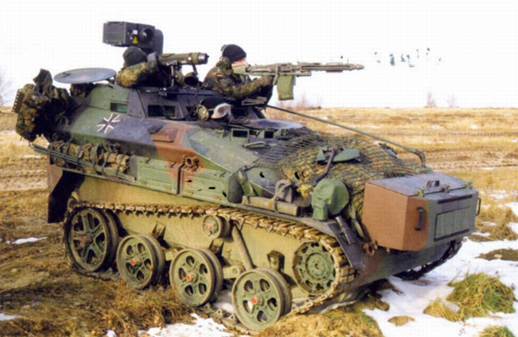 Wiesel 2 LeFlaSys (Ozelot & AFF & BFUF) # 03205 [1/35 th Revell MADE IN ...