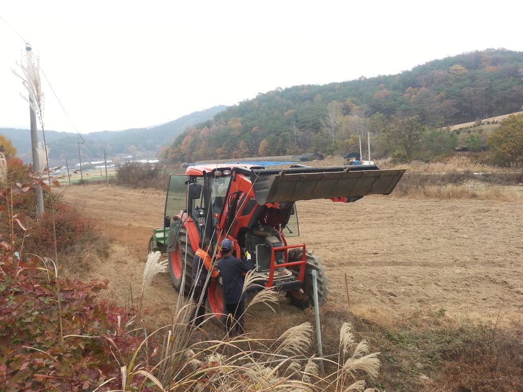 PX1000C 로타리 작업설명 (TG120 퍼킨스엔진) - 트랙터 사진 및 사양 - 대동농기계카페
