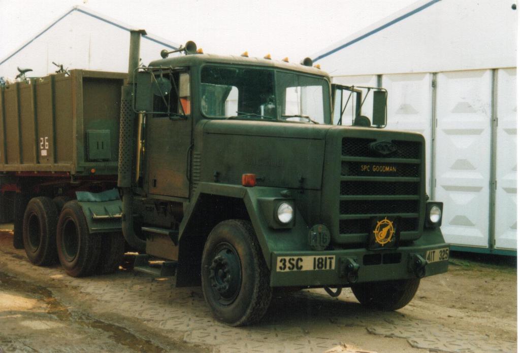 M915 Tractor with M872 Flatbed trailer & 40FT Container # 01015 [1/35th ...