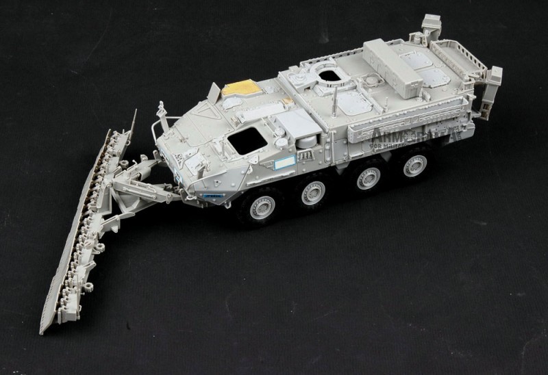 M1132 Stryker Engineer Squad Vehicle w/LWMR-Mine Roller/SOB #01574 [1/ ...