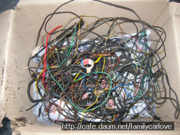 일산 수입차 진단 수리 전문점 벤츠 95년식 올드카 엔진 배선문제로 시동꺼짐 발생 수입차 코너 일산패밀리카 자동차10년타기착한정비센터 정발산점