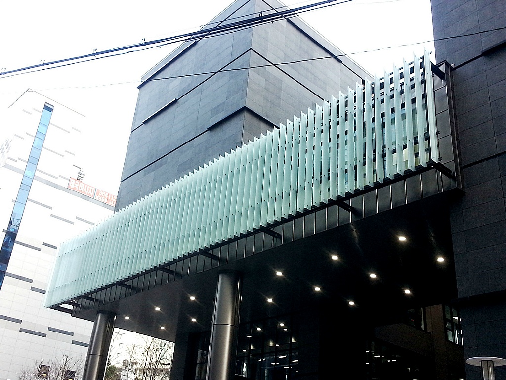 유글라스U-GLASS(U.P.G System)가 외부 Louver 형태로 최근 시공완료된 역삼동 강남대성학원 - 건축이야기 ...