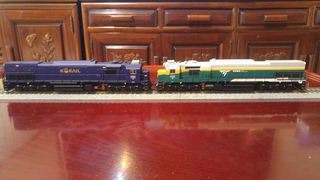 EMD GT26CW-2 #7432 + #7382 디젤전기기관차 - ⓒ 철도수집 - Rail+ 철도동호회