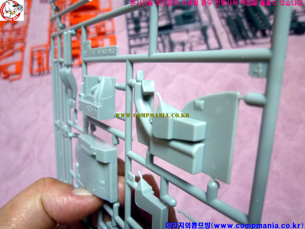 Hitachi Construction Machinery Astaco NEO Double Arm Working Machine ...
