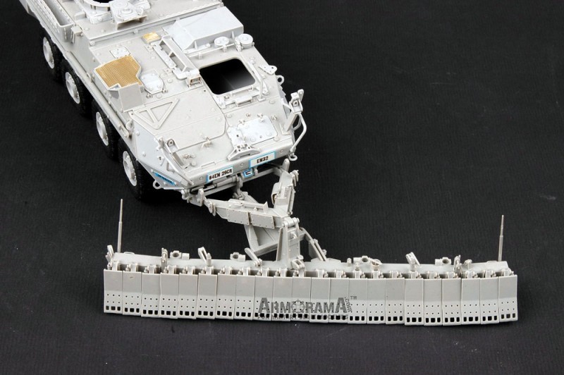 M1132 Stryker Engineer Squad Vehicle w/LWMR-Mine Roller/SOB #01574 [1/ ...