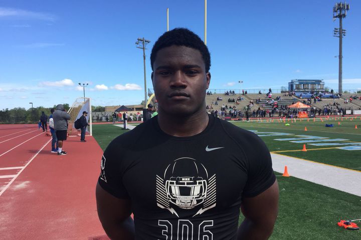 미식축구계의 주목을 받고있는 2000년생 고딩들.jpg (BGM) - 막이슈 - 쭉빵카페