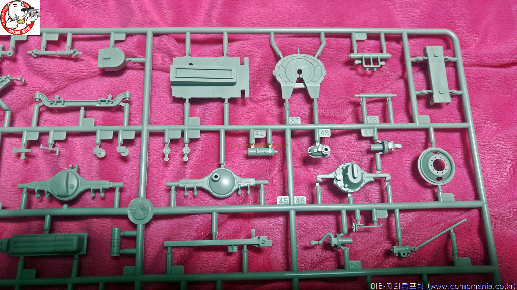 M915 Tractor with M872 Flatbed trailer & 40FT Container # 01015 [1/35th ...