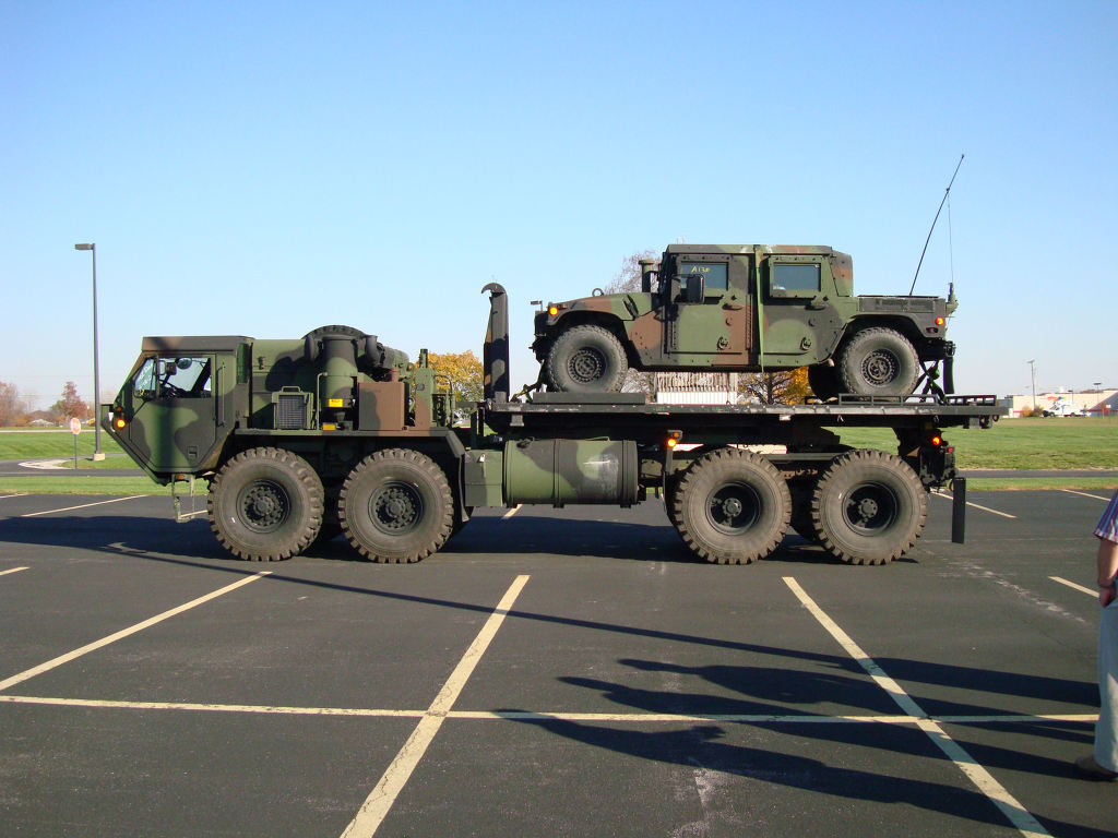 M1120 HEMTT Load Handing System (LHS) #01053 [1/35th Trumpeter Made in ...